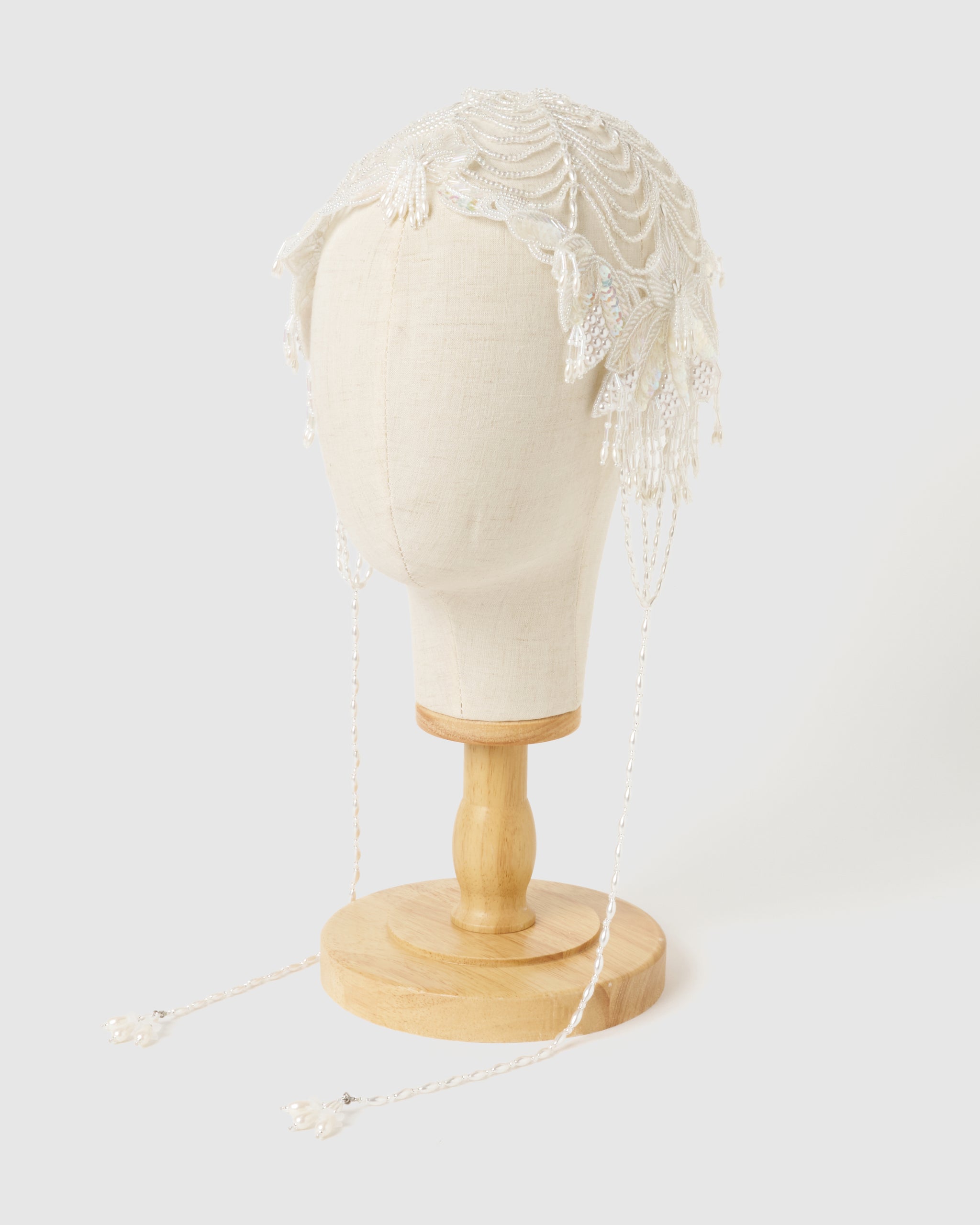 white opal scallop head dress – tanakadaisuke