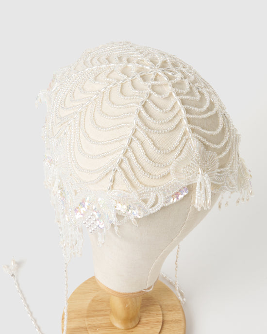 white opal scallop head dress – tanakadaisuke